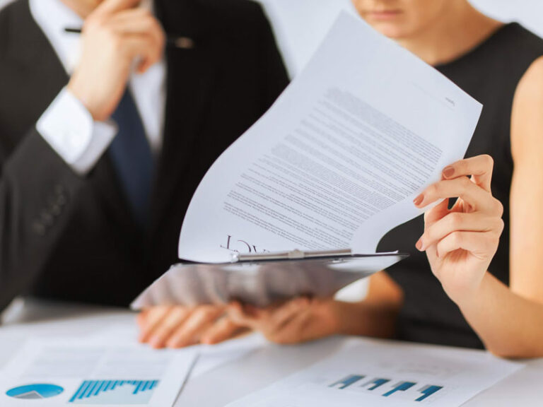 Pros and cons of signing an unconditional contract in Australia